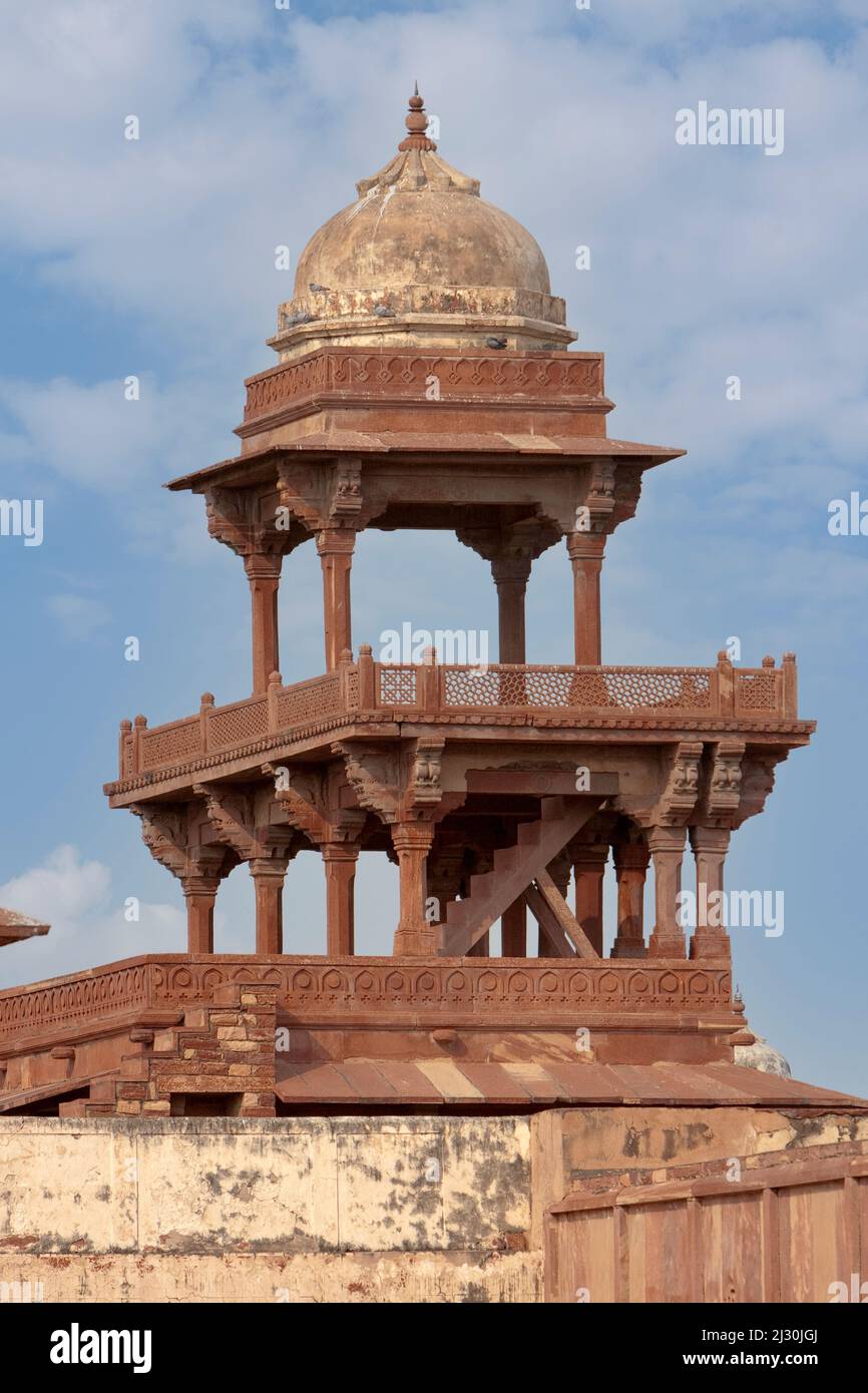 Chhatri mughal architecture hi-res stock photography and images - Alamy