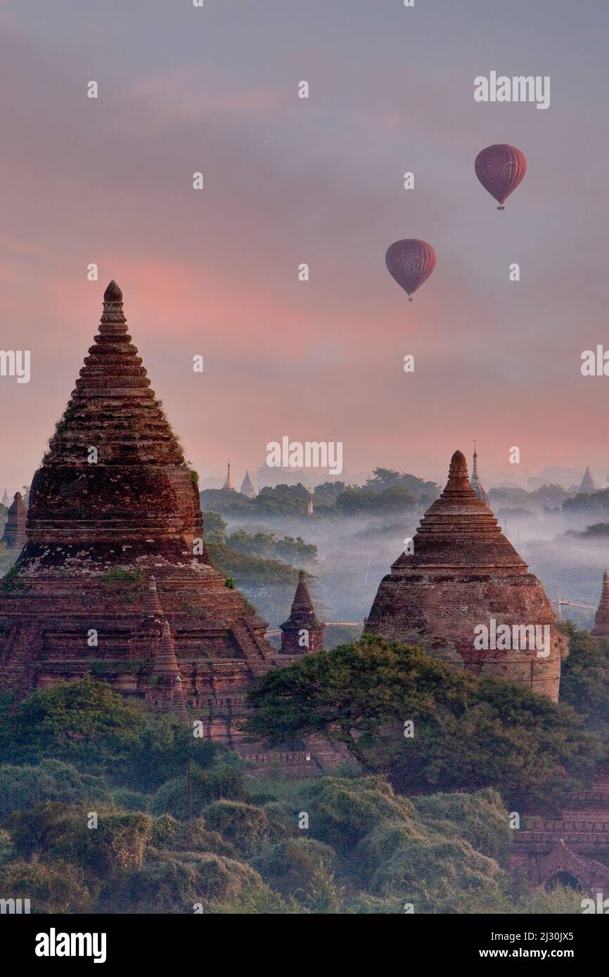 Bagan temple hot air balloons hi-res stock photography and images - Alamy