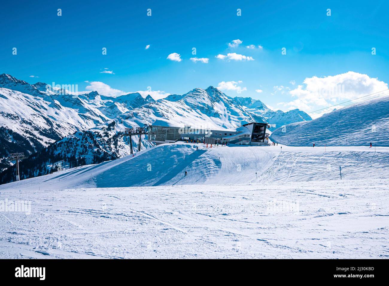 Valluga bahn snow covered high mountain in lechtal alps Stock Photo - Alamy