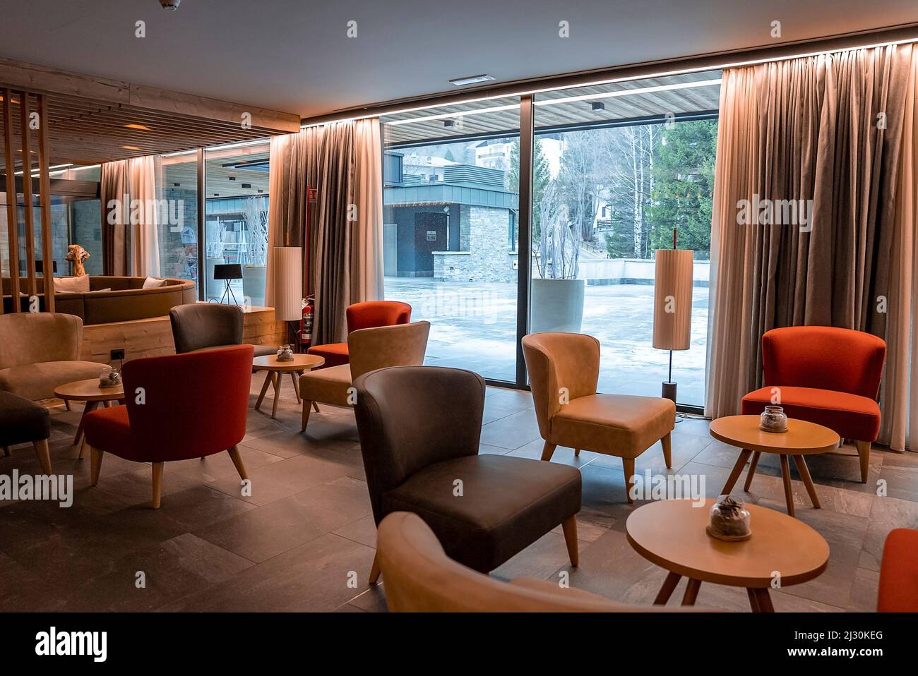 Interior of luxury restaurant with empty chairs and tables Stock Photo ...