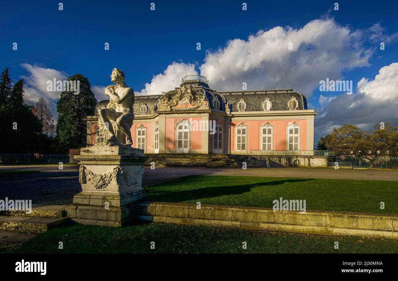 Benrath castle hi-res stock photography and images - Alamy