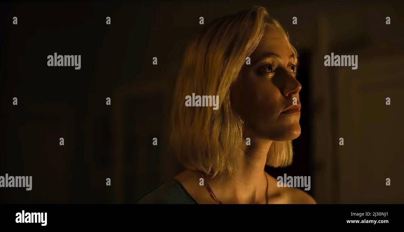 WATCHER, Maika Monroe, 2022. © IFC Midnight /Courtesy Everett ... WATCHER, Maika Monroe, 2022. © IFC Midnight /Courtesy Everett ...