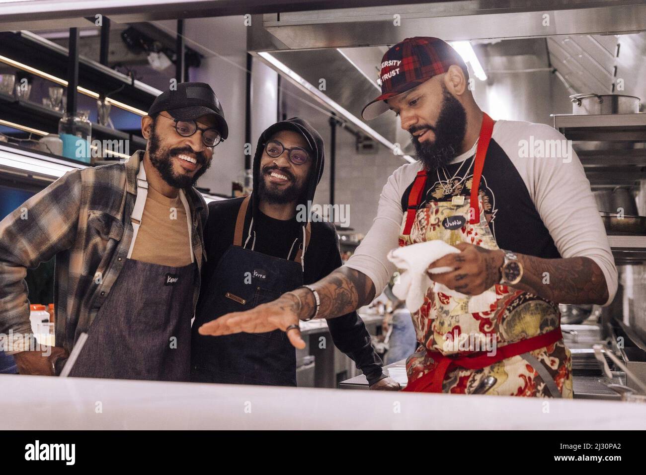 FAST FOODIES, from left: Keith & Kenny Lucas, chef Justin Sutherland ...