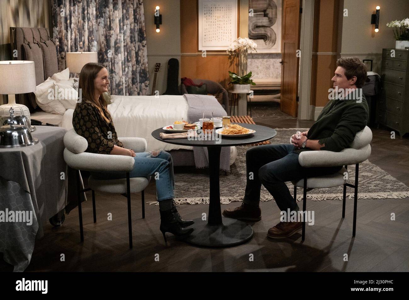 HOW I MET YOUR FATHER, from left: Leighton Meester, Christopher Lowell, 'Jay Street', (Season 1 ...