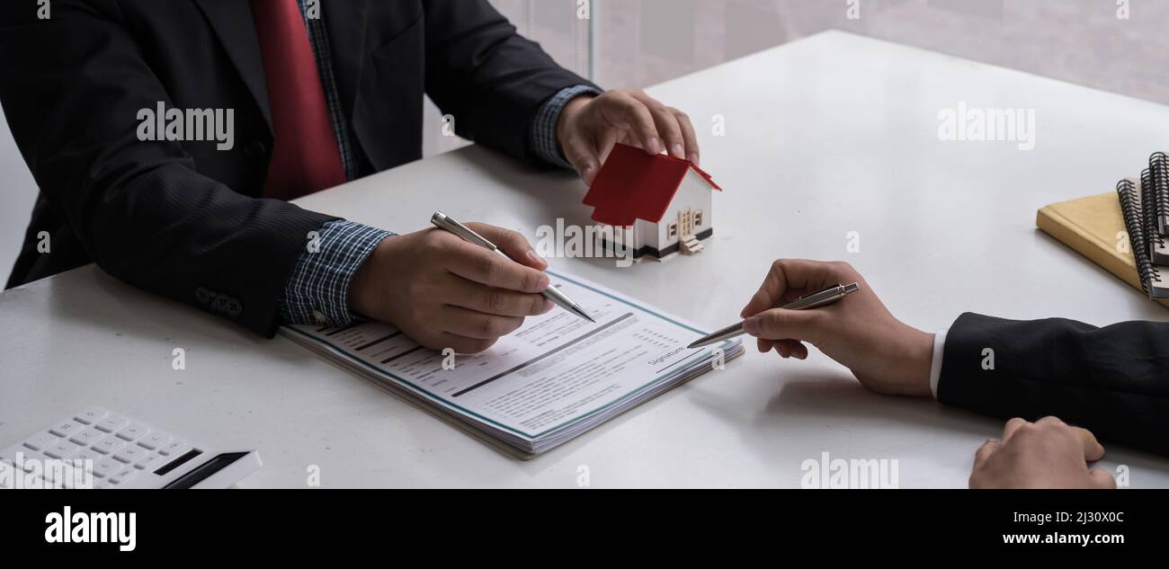 Buying a house documentation hi-res stock photography and images - Alamy
