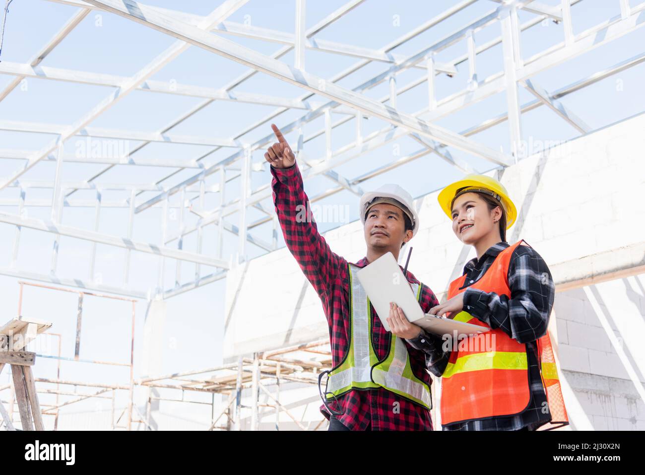 Asian man woman survey hi-res stock photography and images - Alamy
