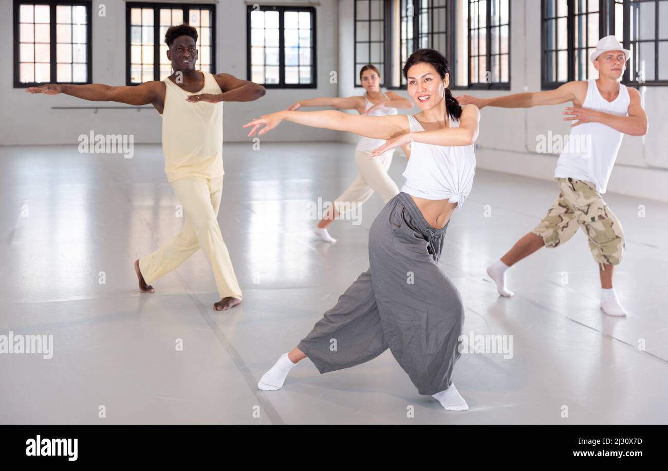 Asian dance lesson young woman hi-res stock photography and images - Alamy