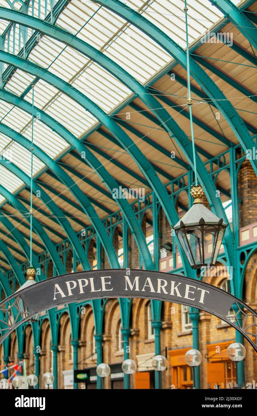 Apple Market, Covent Garden, London, England, UK Stock Photo - Alamy