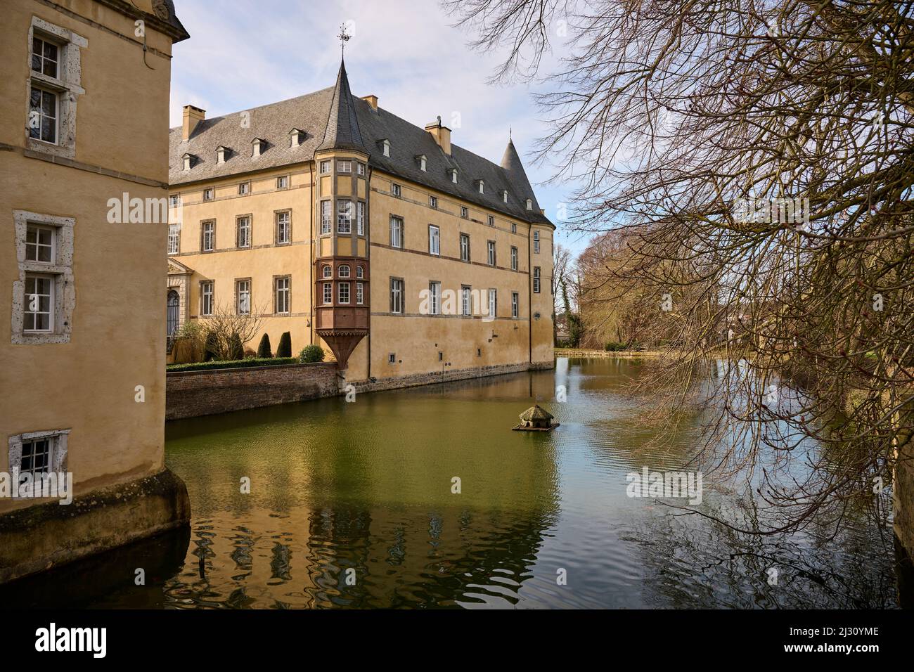 Moat around Adendorf Castle, Adendorf, NRW, Germany Stock Photo - Alamy