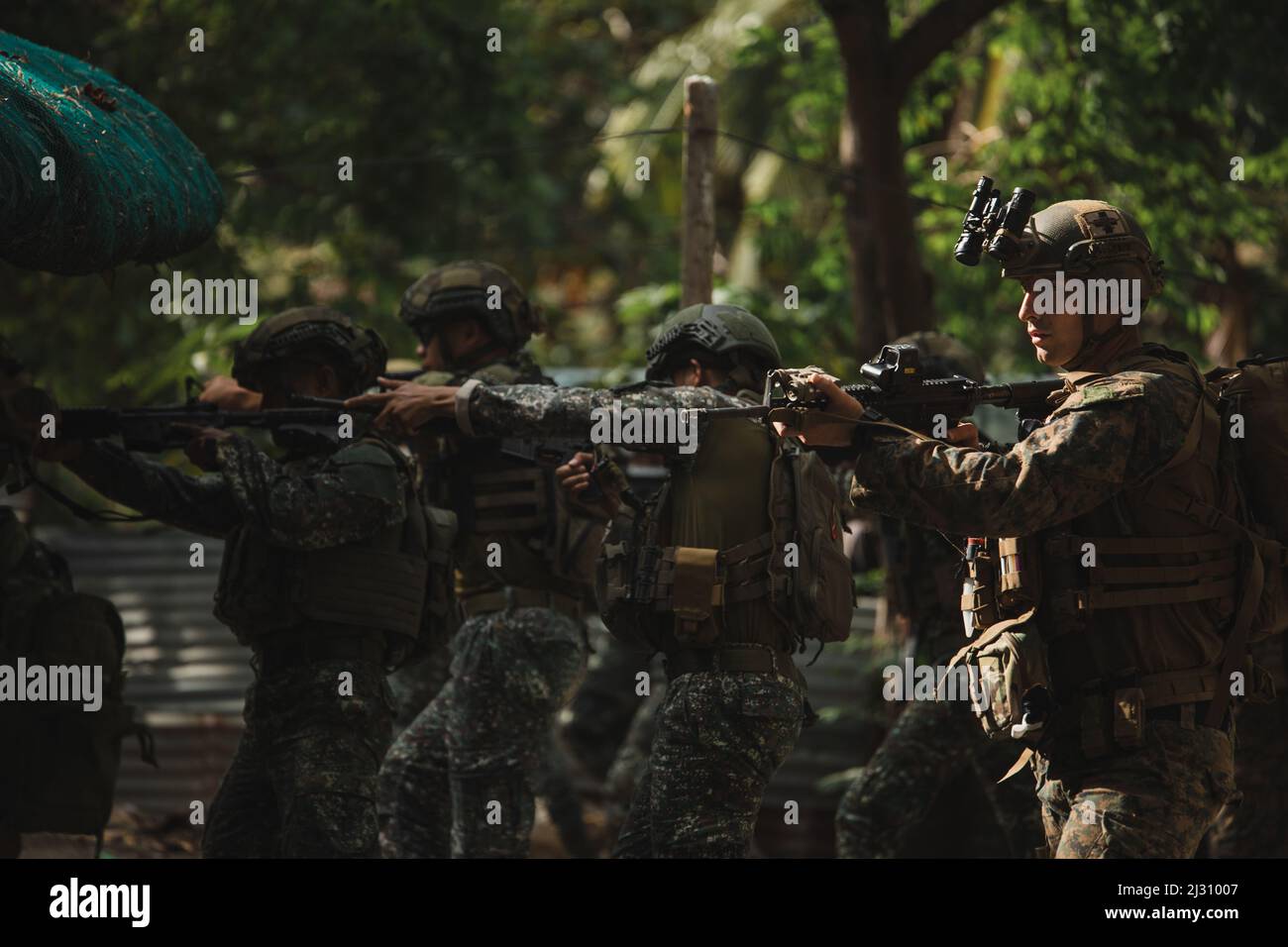 U.S. Marines with 3d Reconnaissance Battalion, 3d Marine Division, and ...