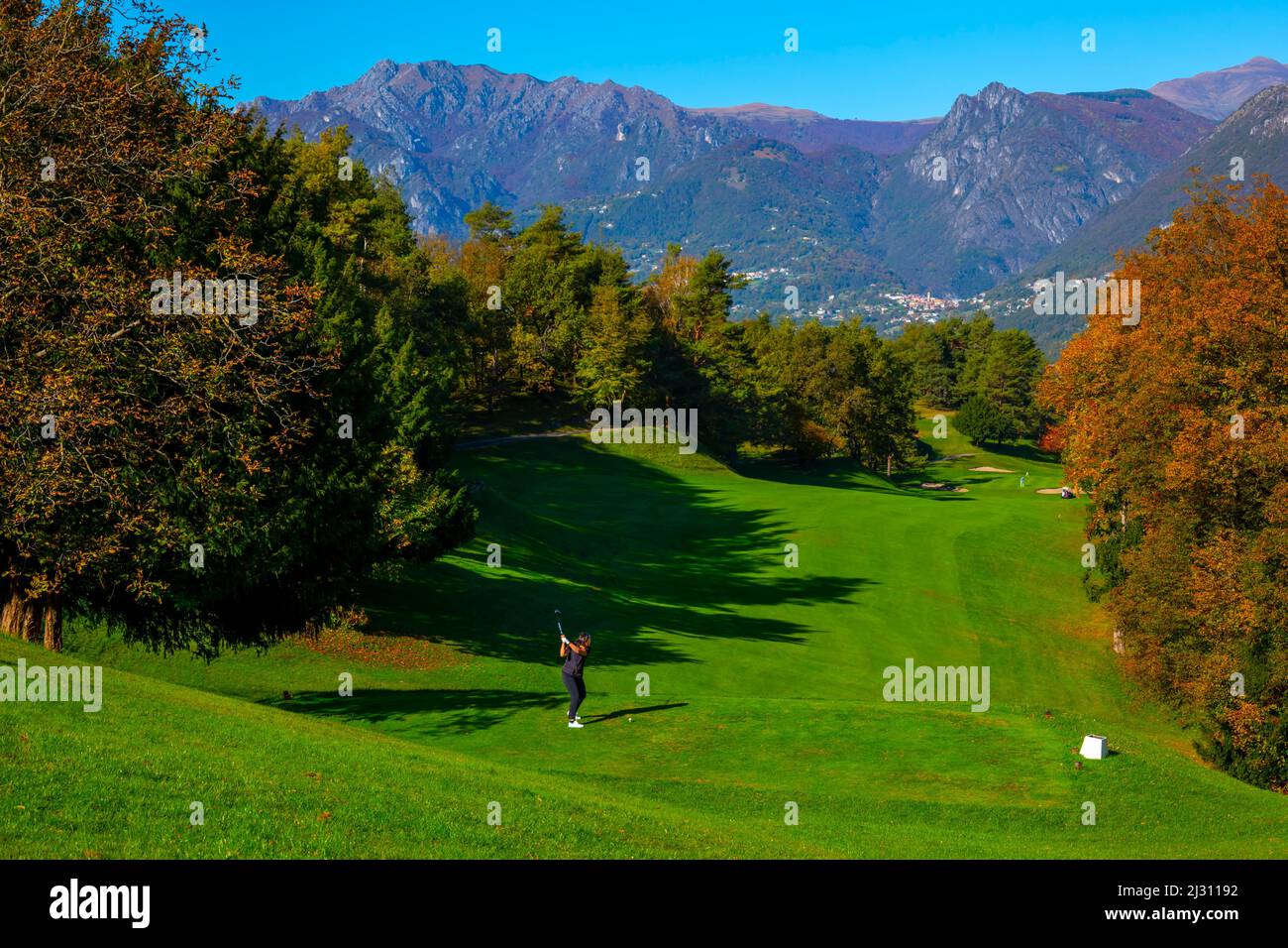 European people play golf hi-res stock photography and images - Alamy