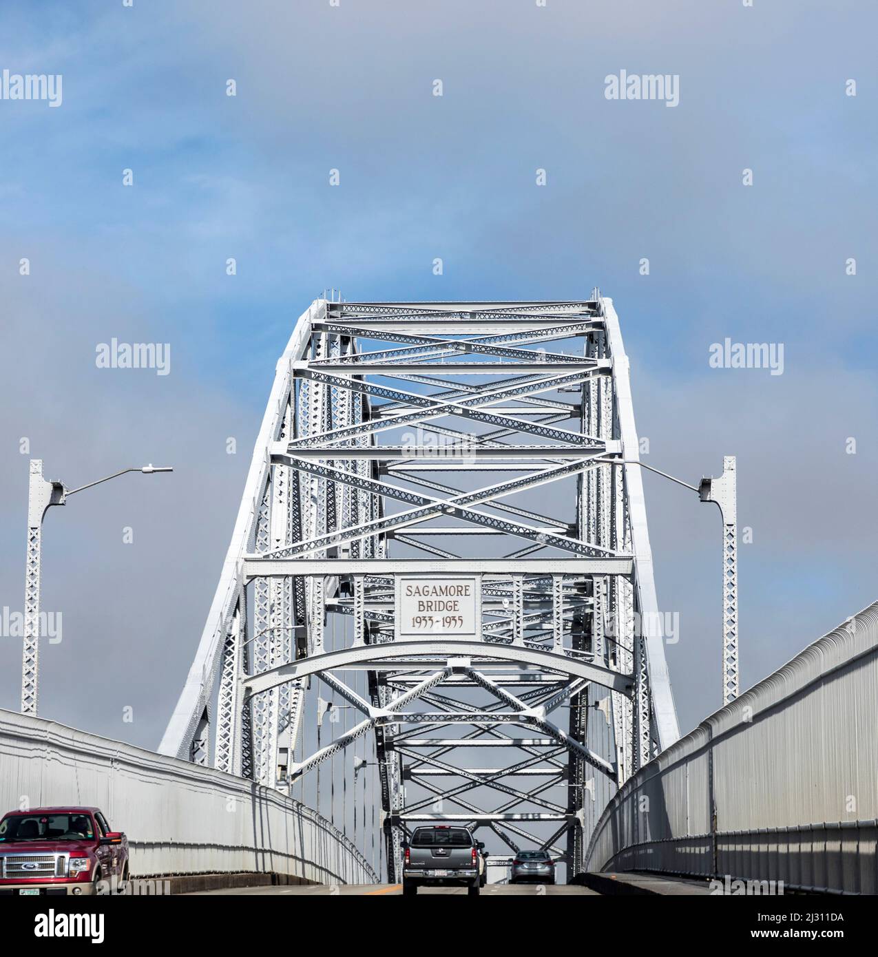 SANDWICH, USA - SEP 26, 2017: crossing the old sagamore iron bridge ...