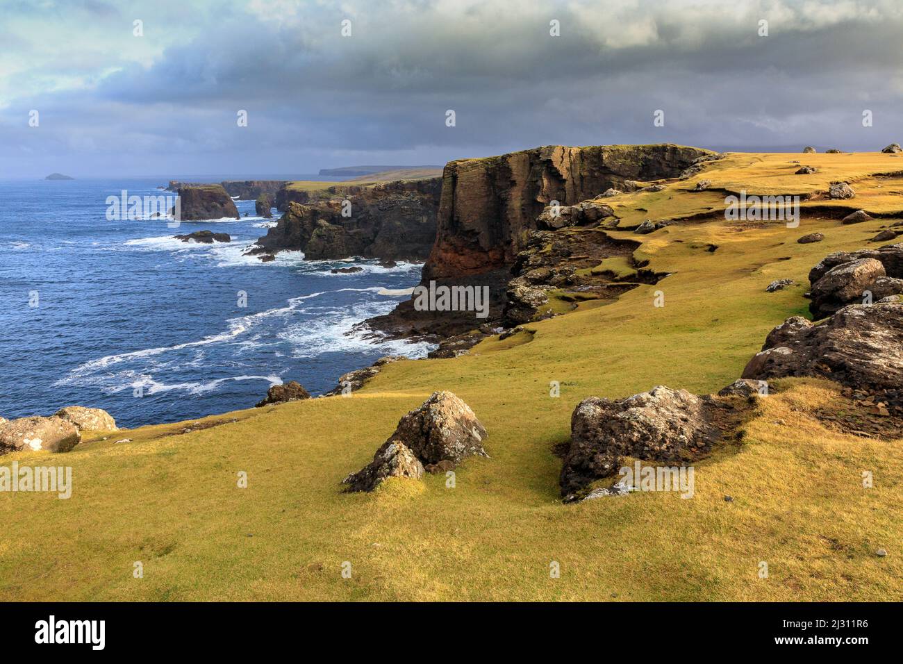 Eshaness coastal cliffs, Mainland Island, Shetland, Scotland UK Stock ...