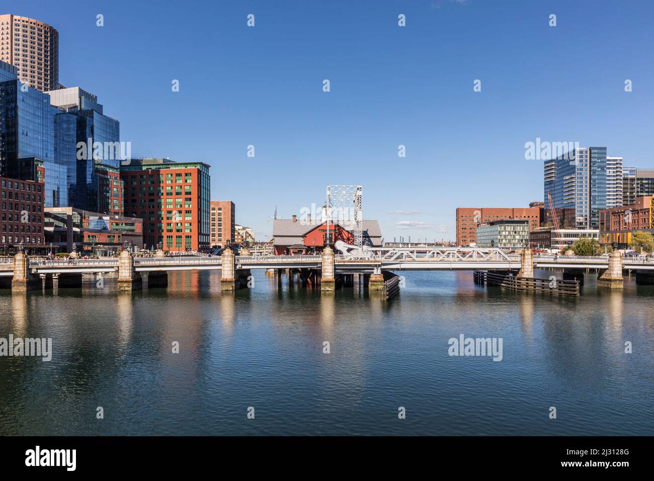 Downtown boston skyscraper hi-res stock photography and images - Alamy