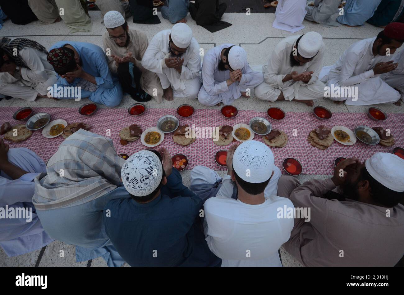 Peshawar, Pakistan. 04th Apr, 2022. Muslims living in Peshawar had the ...