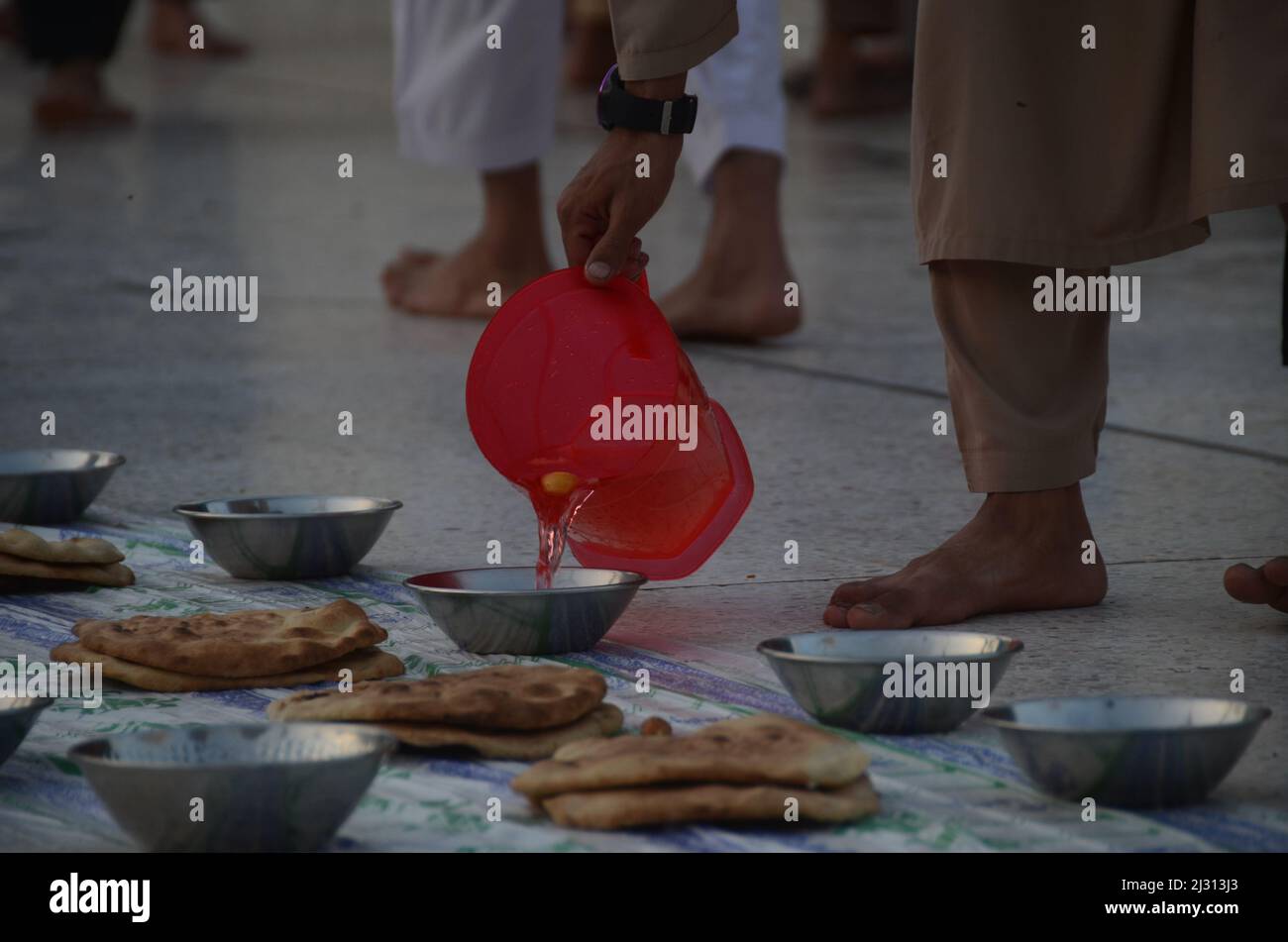 Peshawar, Pakistan. 04th Apr, 2022. Muslims living in Peshawar had the ...