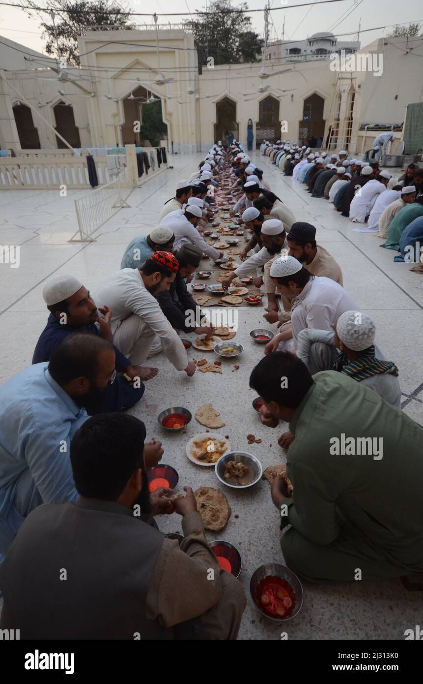 Peshawar, Pakistan. 04th Apr, 2022. Muslims living in Peshawar had the ...