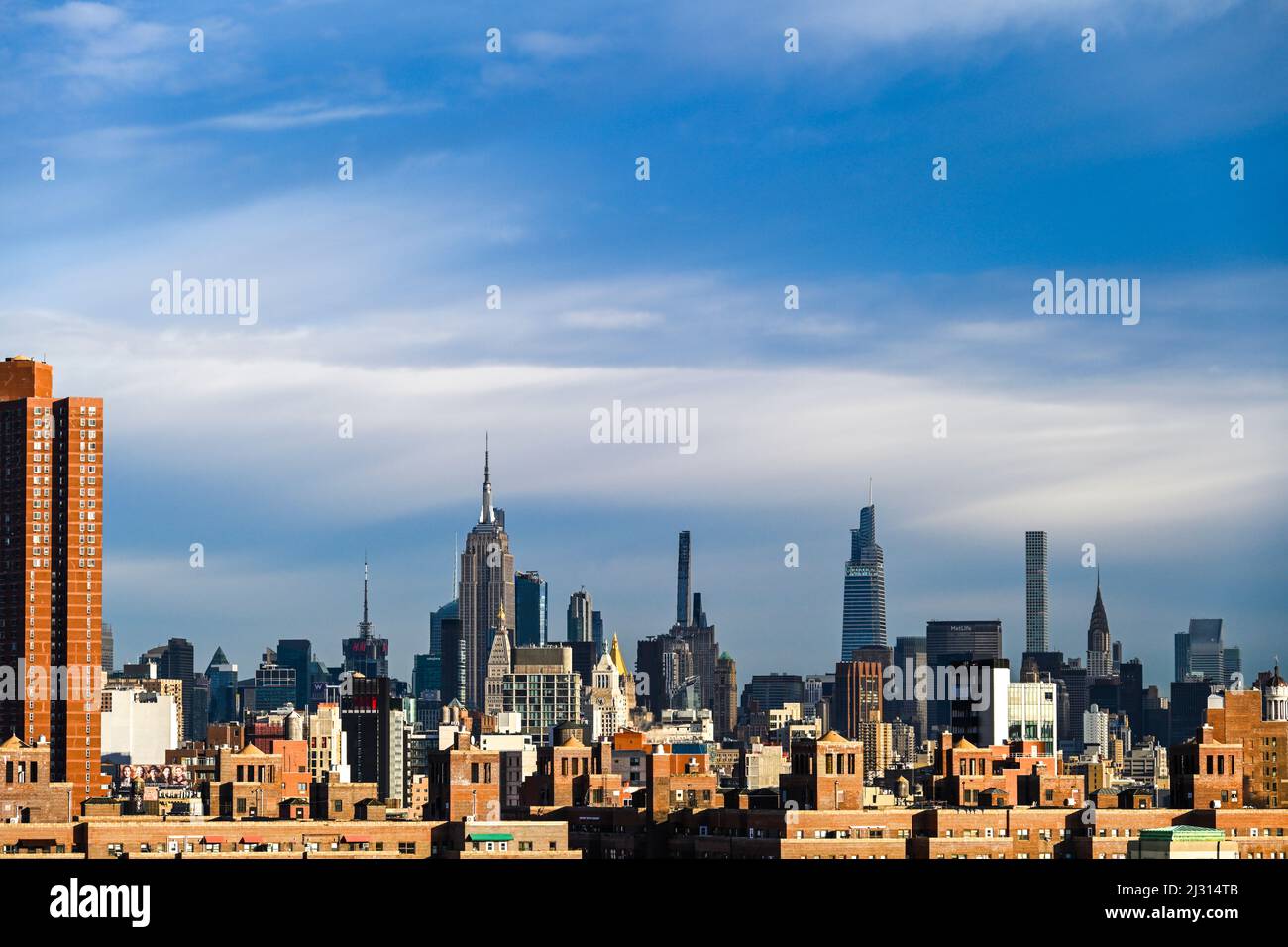 Empire state building from brooklyn bridge hi-res stock photography and ...
