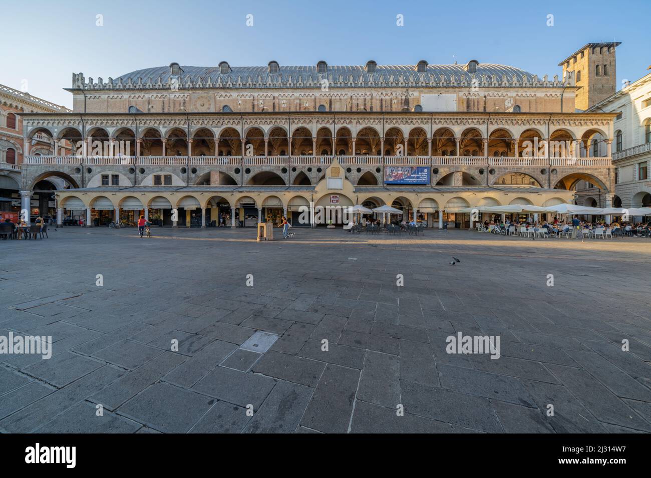 Palazzo della ragione in padua hi-res stock photography and images - Alamy