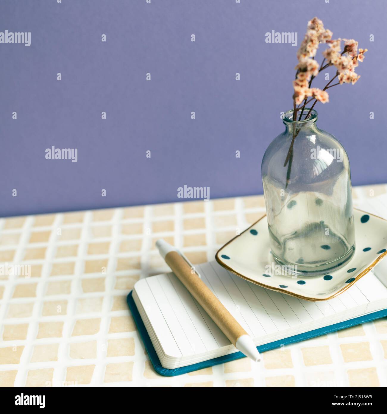 Sharp note hi-res stock photography and images - Alamy