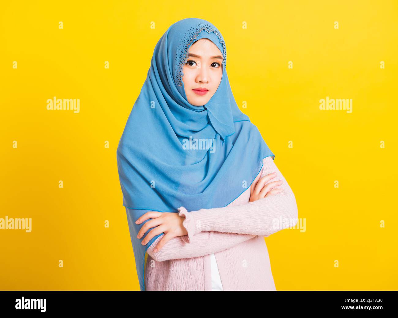 Asian Muslim Arab, Portrait of happy beautiful young woman religious ...