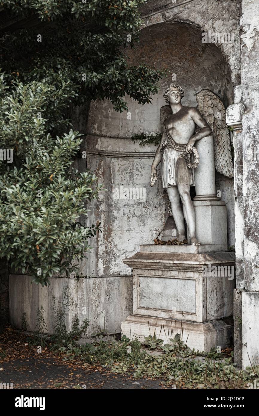 Statue antique hi-res stock photography and images - Alamy
