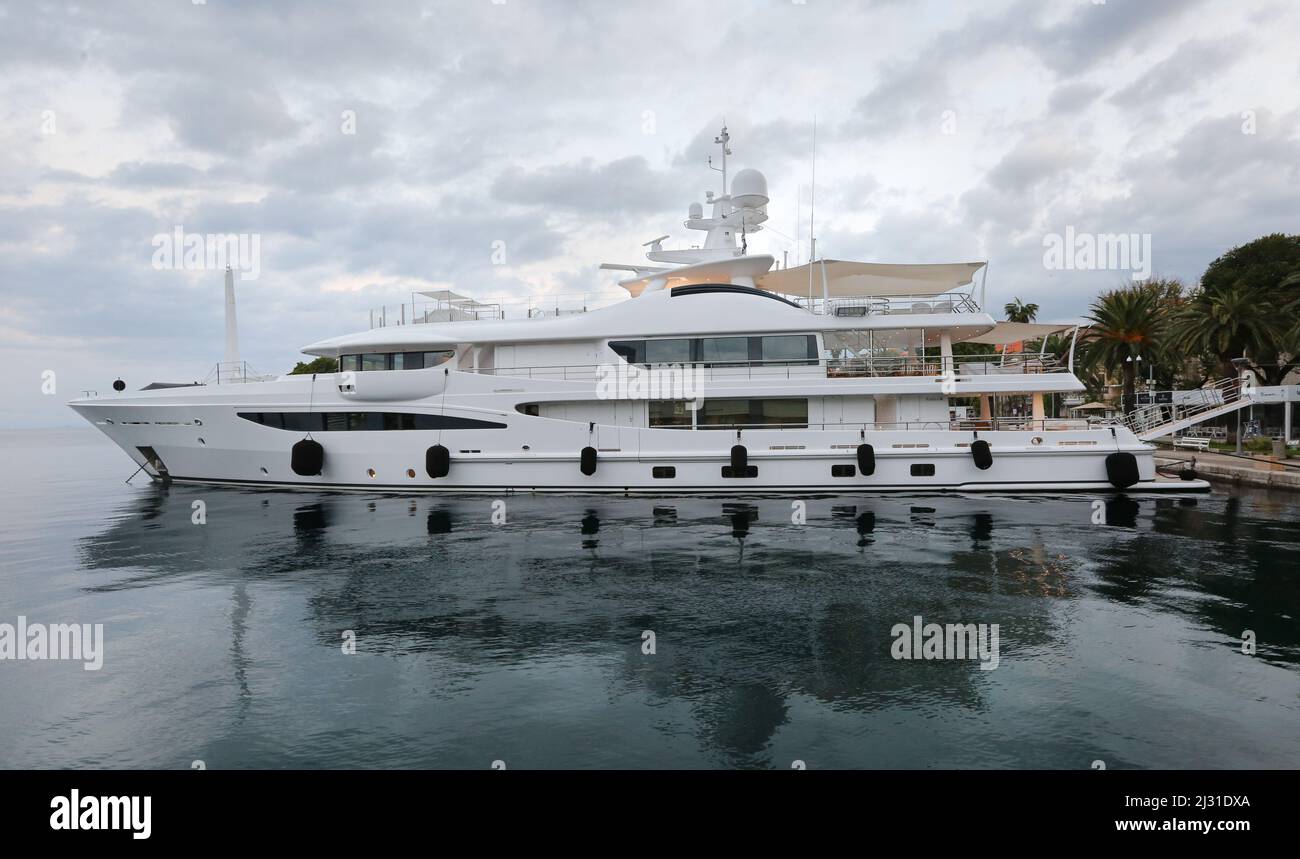 The yacht HALO owned by the Russian billionaire and oligarch Roman ...