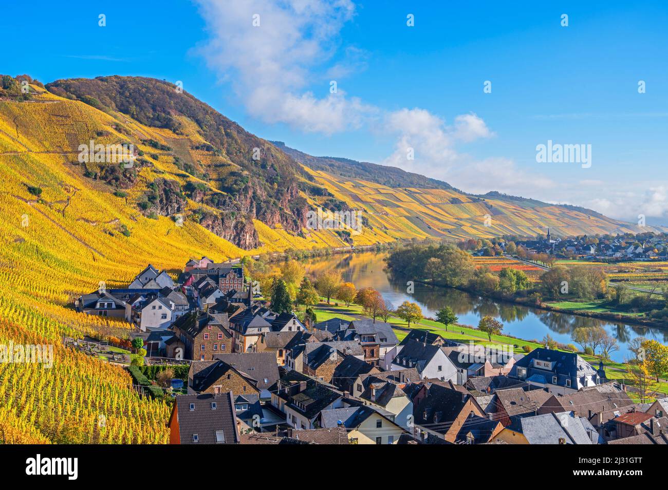 Urzig mosel germany hi-res stock photography and images - Alamy