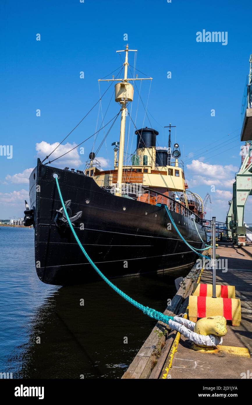 Icebreaker Tarmo in the harbor in front of Maritime Center Vellamo ...