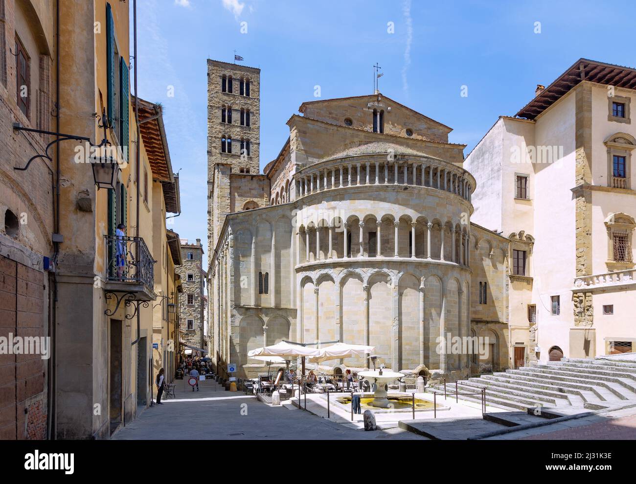 Arezzo; Piazza Grande; Place; Santa Maria delle Pieve Stock Photo - Alamy
