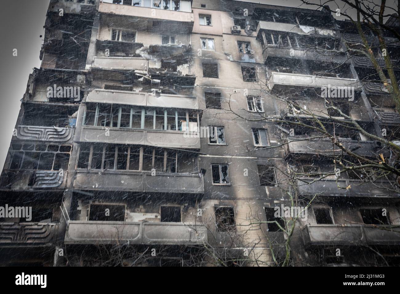 Bucha, bombed-out housing estate, 4.4.2022 (CTK Photo/Vojtech Darvik ...