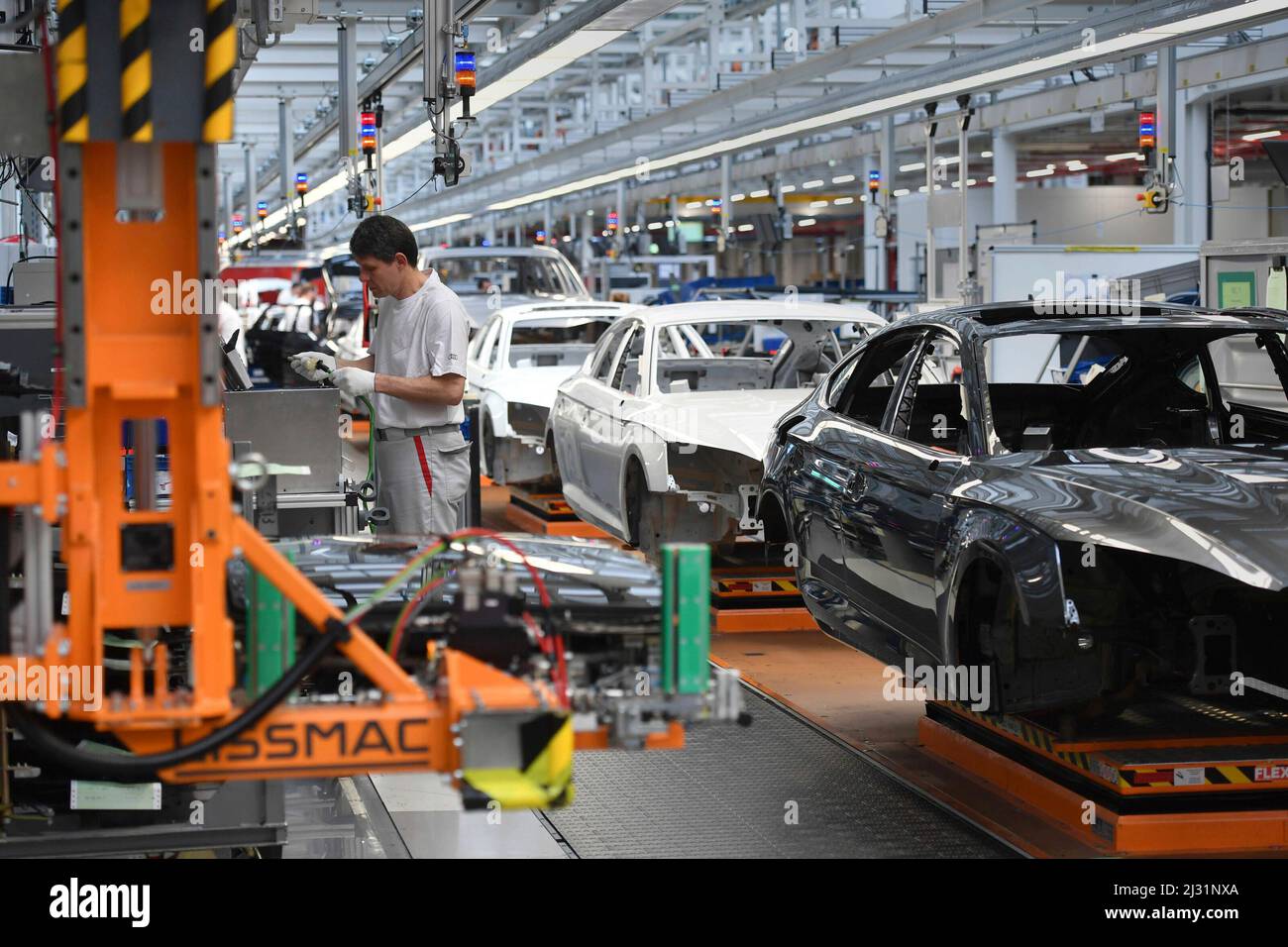 ARCHIVE PHOTO: The expectations of the German car manufacturers and ...