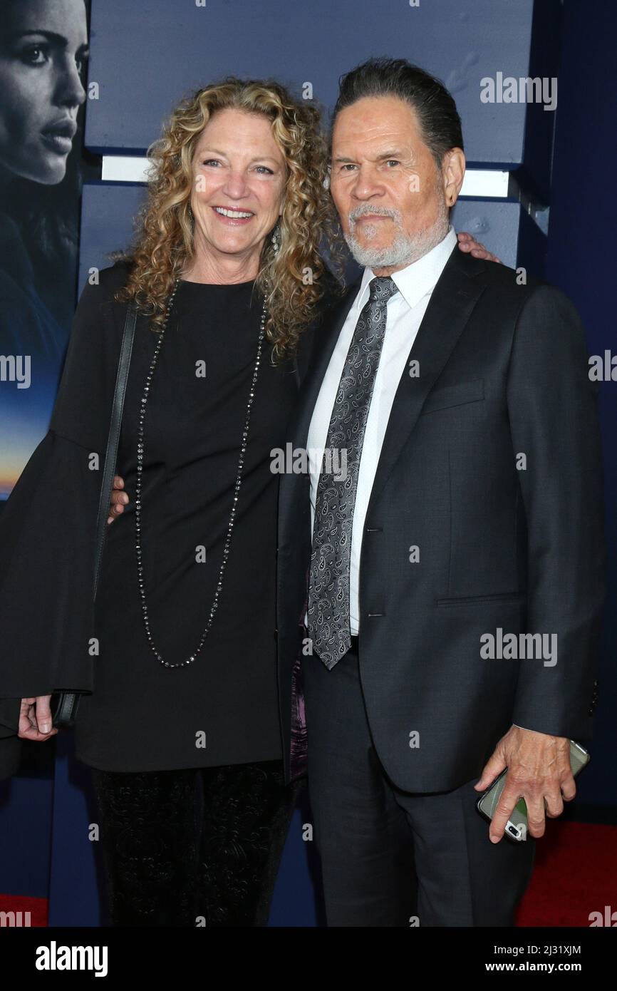 April 4, 2022, Los Angeles, CA, USA: LOS ANGELES - APR 4: Leslie ...