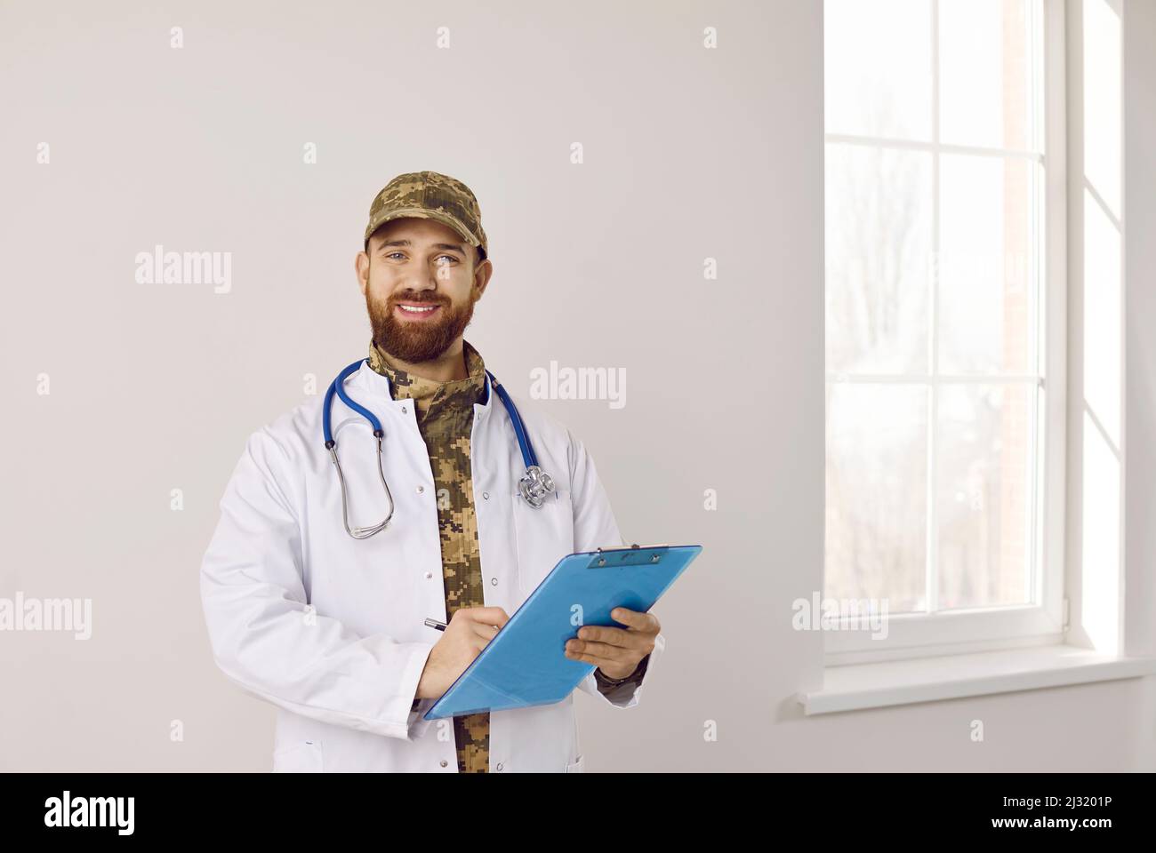 Modern army uniform hi-res stock photography and images - Alamy