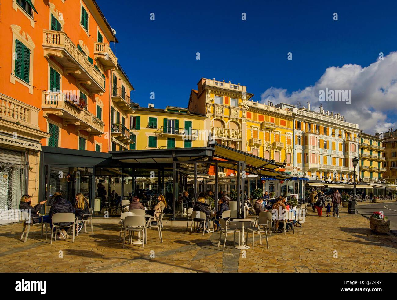 Terrace cafe on the lakeside promenade of Rapallo, Liguria, Riviera di ...