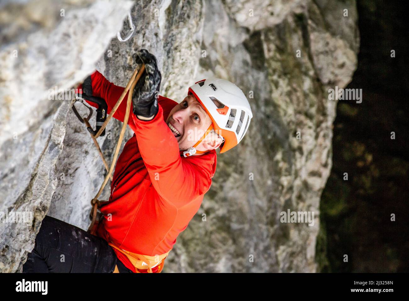 Climb climbing cave hi-res stock photography and images - Alamy