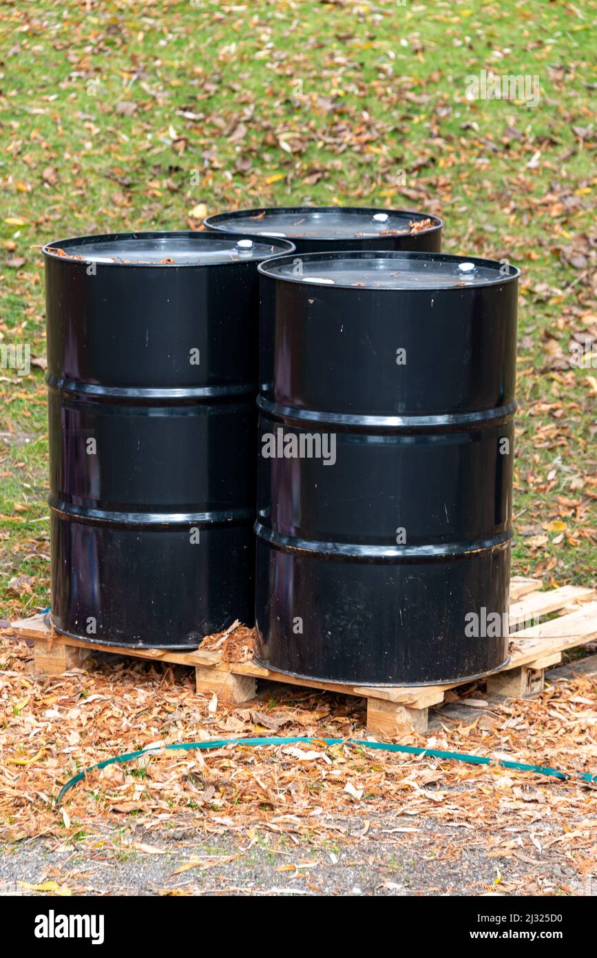 Cylindrical shipping container hi-res stock photography and images - Alamy