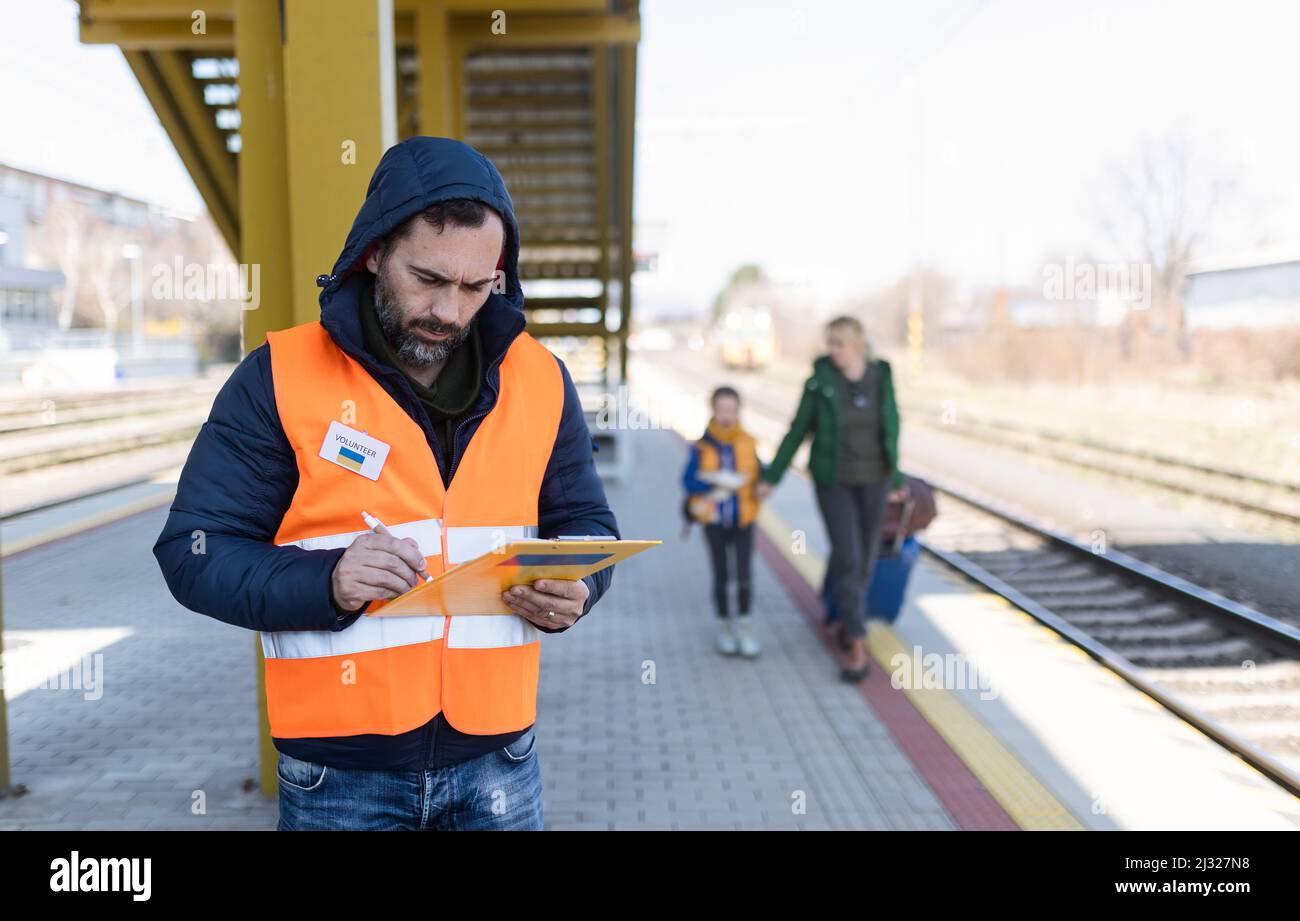 Ukraine refugees train hi-res stock photography and images - Alamy
