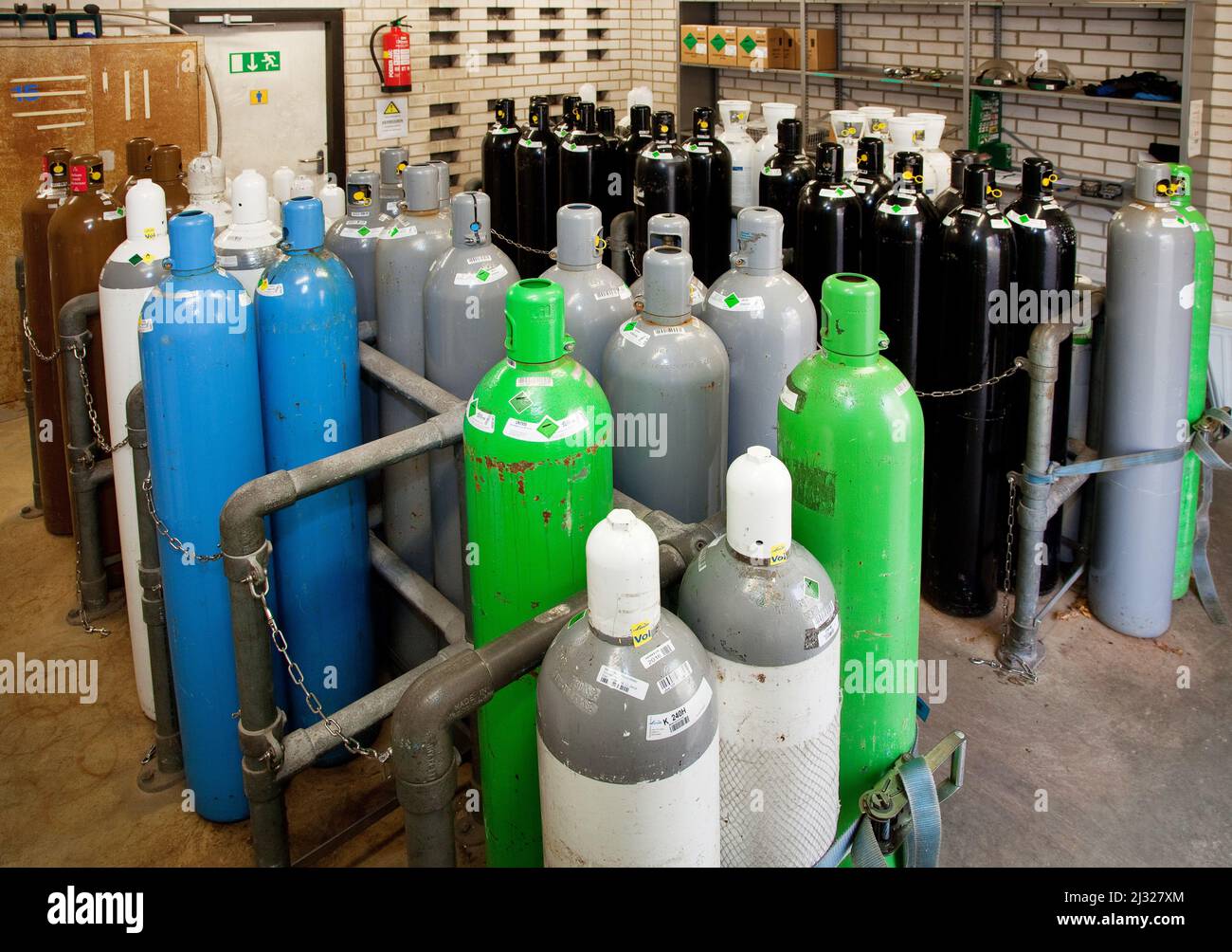 Storage in a hospital of medical gasses in cylinders Stock Photo - Alamy