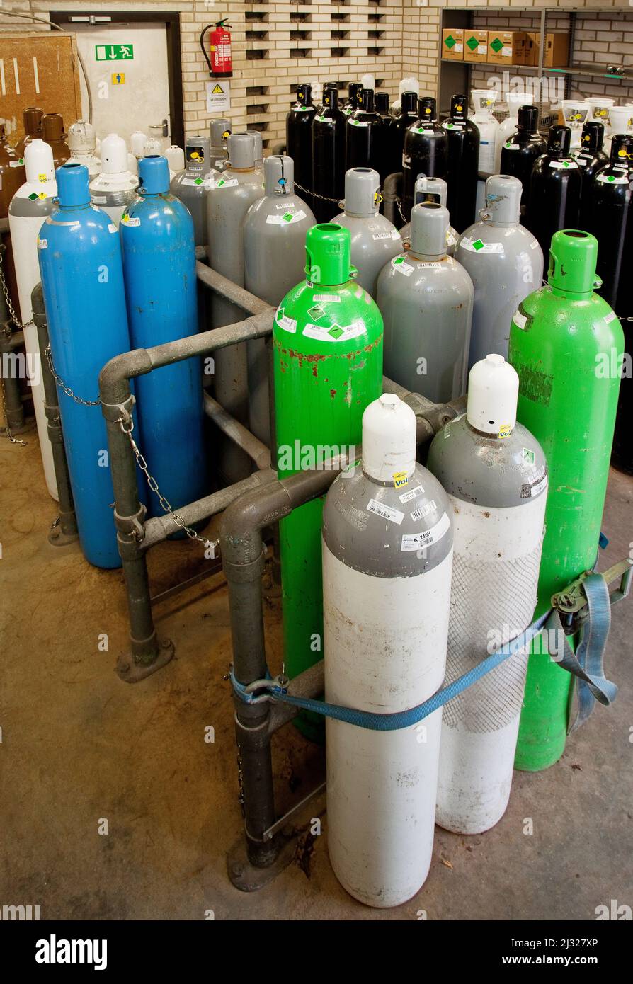 Medical gas storage hi-res stock photography and images - Alamy
