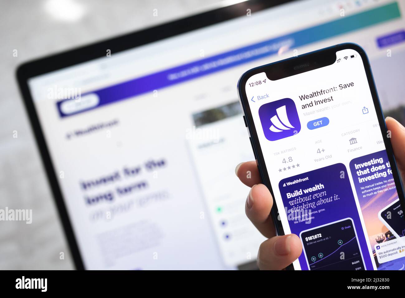 Wealthfront logo hi-res stock photography and images - Alamy