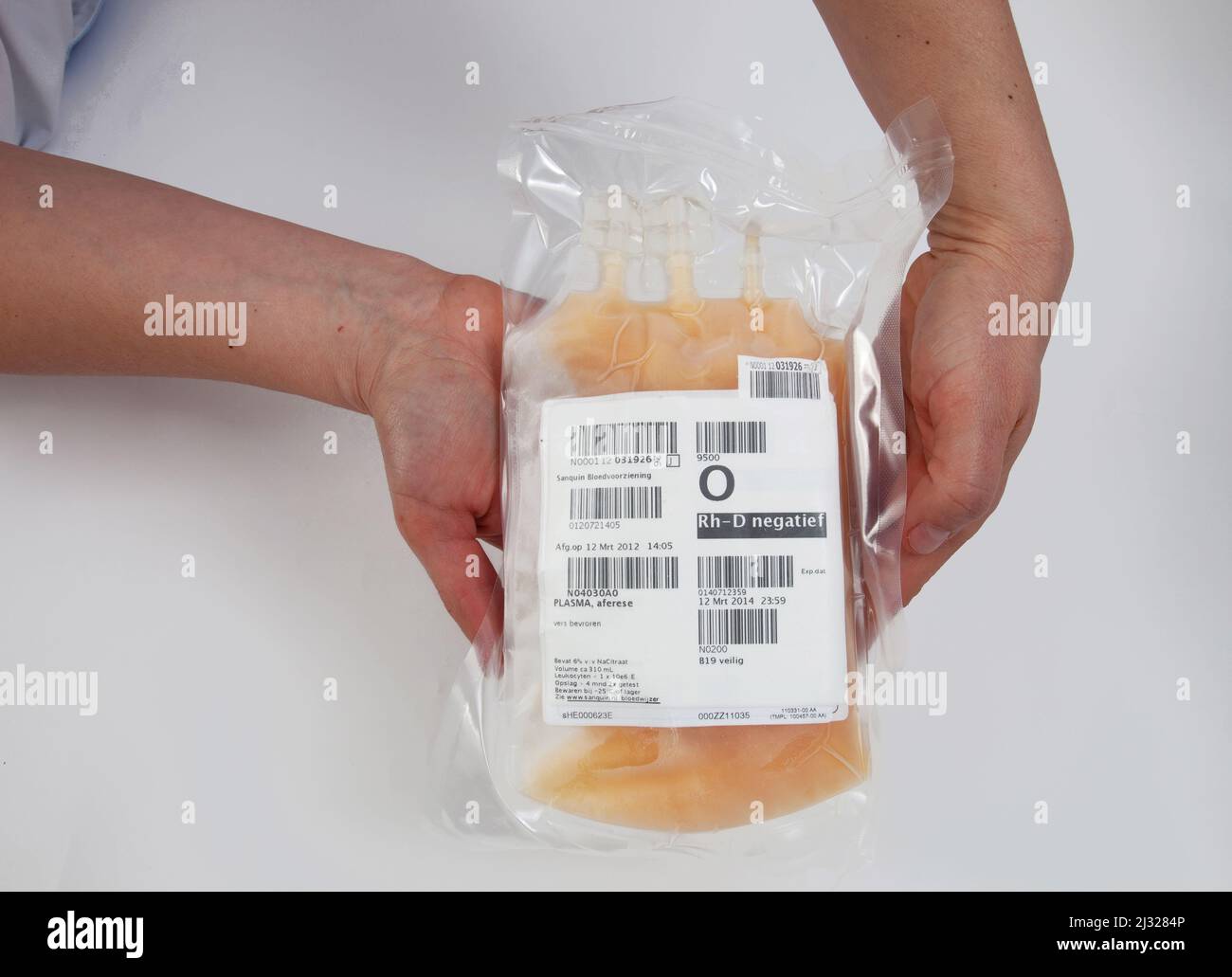 Netherlands - frozen bag with omniplasma (blood B rhesus D negative ...