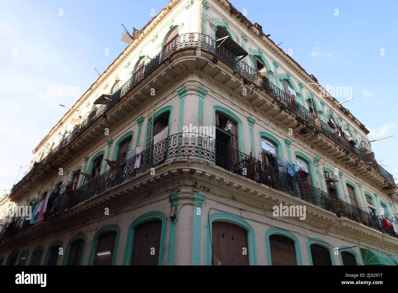 Ancient colonial buildings in Havana, Cuba Stock Photo - Alamy