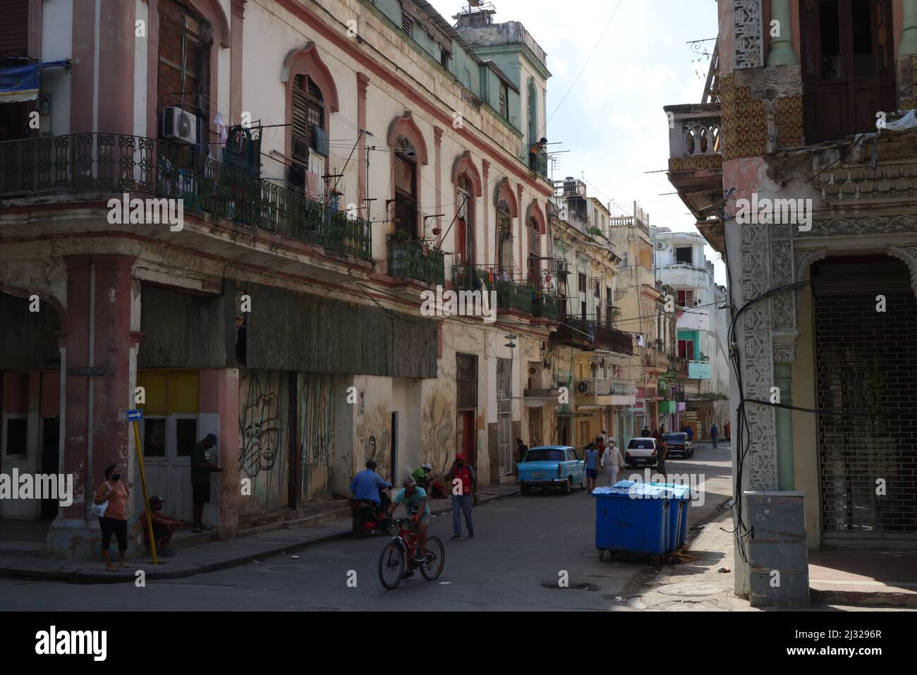 Ancient colonial buildings in Havana, Cuba Stock Photo - Alamy