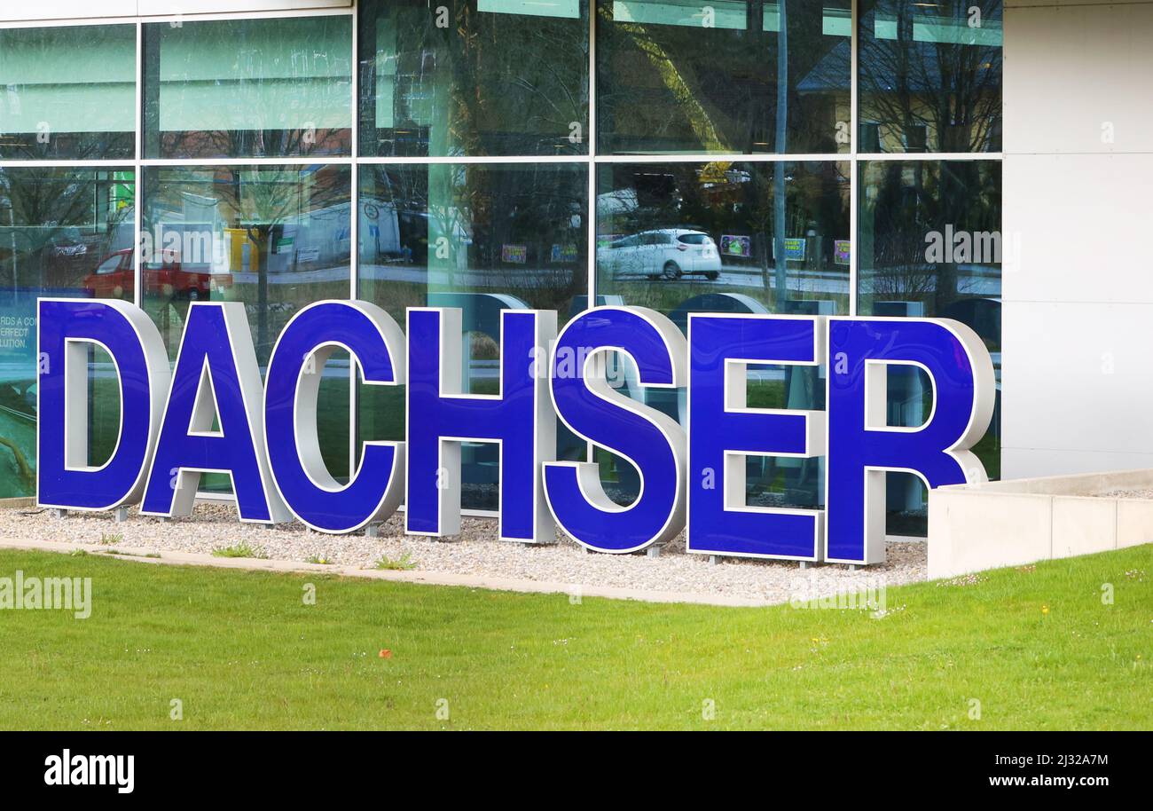 Kempten, Germany. 05th Apr, 2022. The logistics company's logo in front ...