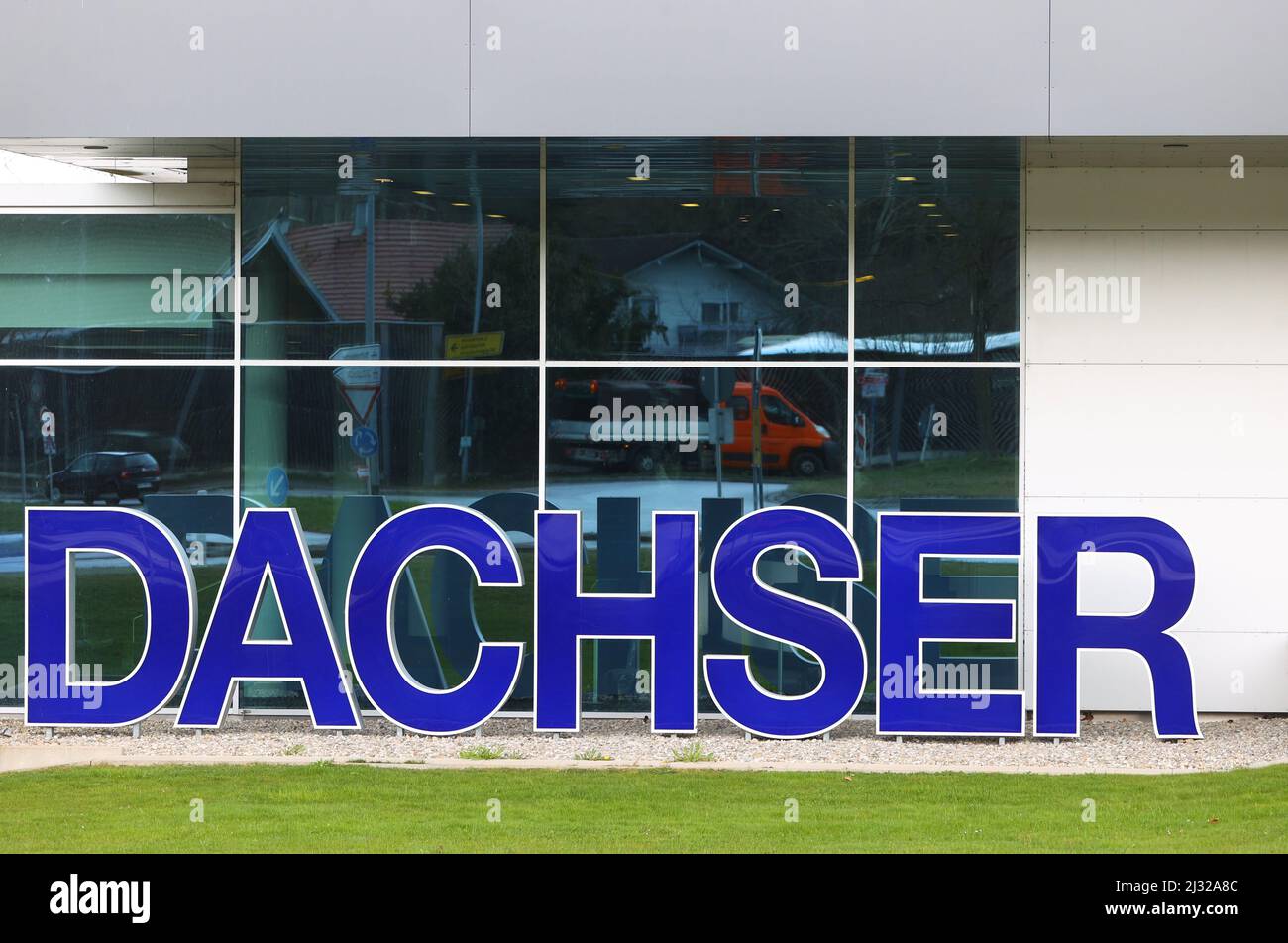 Kempten, Germany. 05th Apr, 2022. The logistics company's logo in front ...