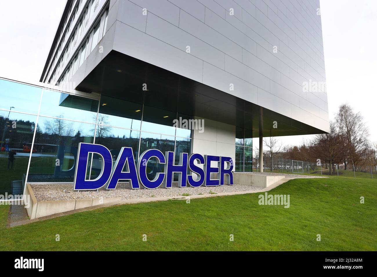 Kempten, Germany. 05th Apr, 2022. The logistics company's logo in front ...