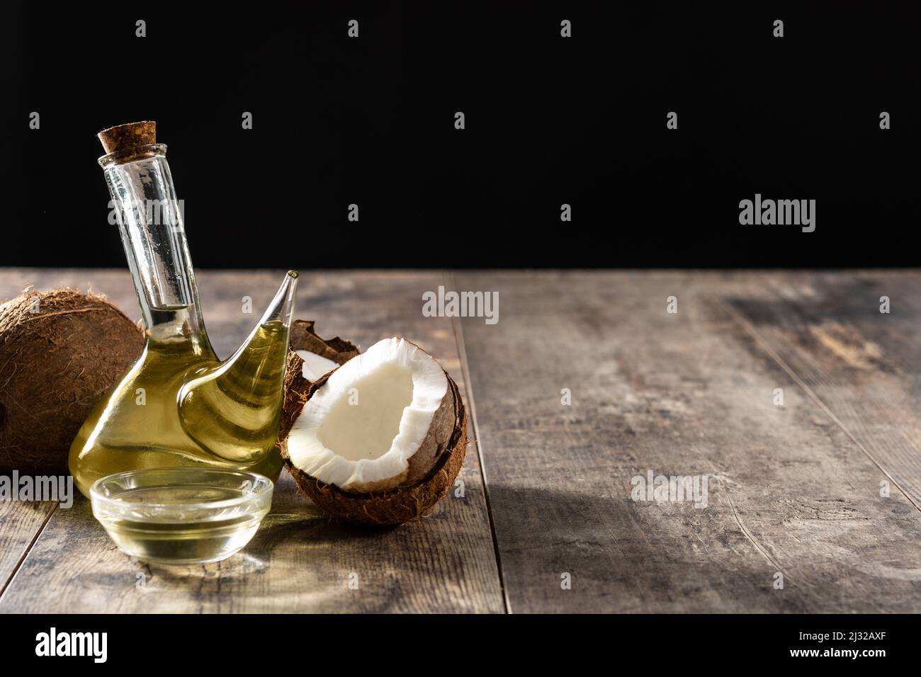 Coconut oil in bottle fresh hi-res stock photography and images - Alamy