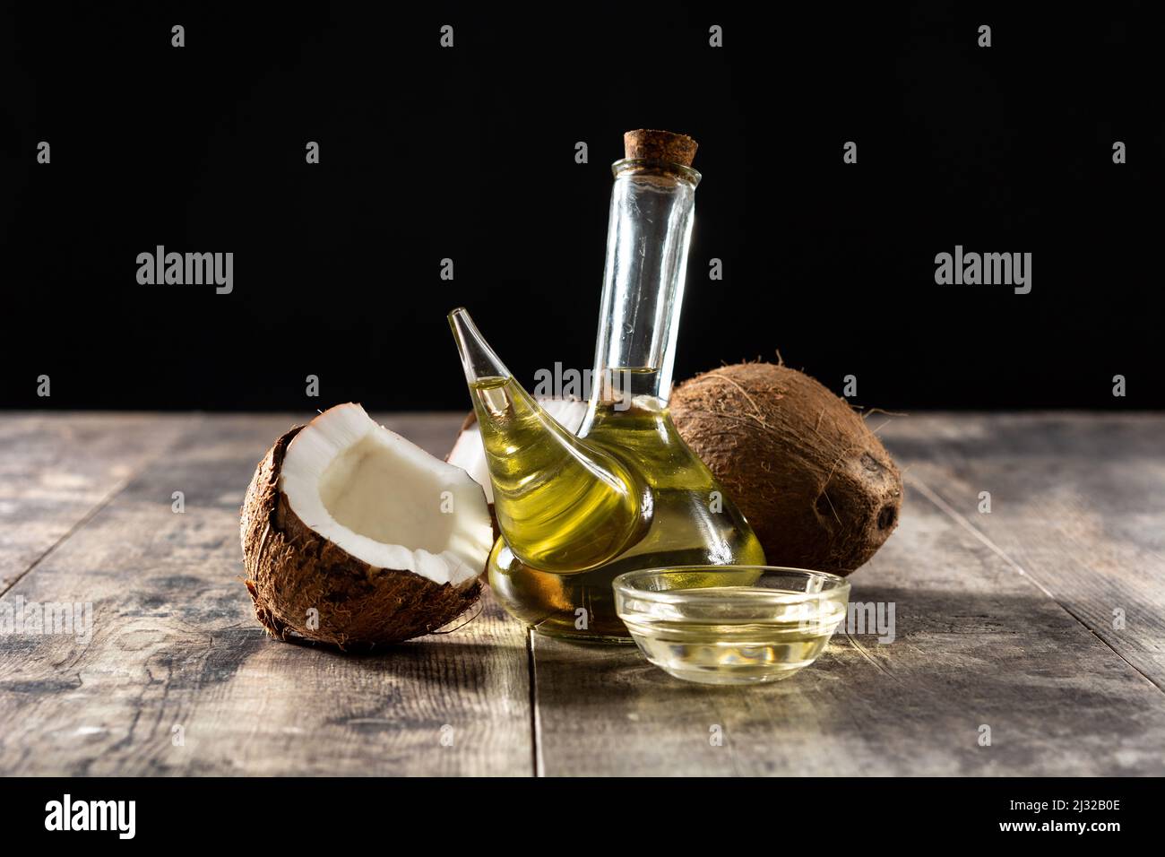 Coconut oil in bottle fresh hi-res stock photography and images - Alamy