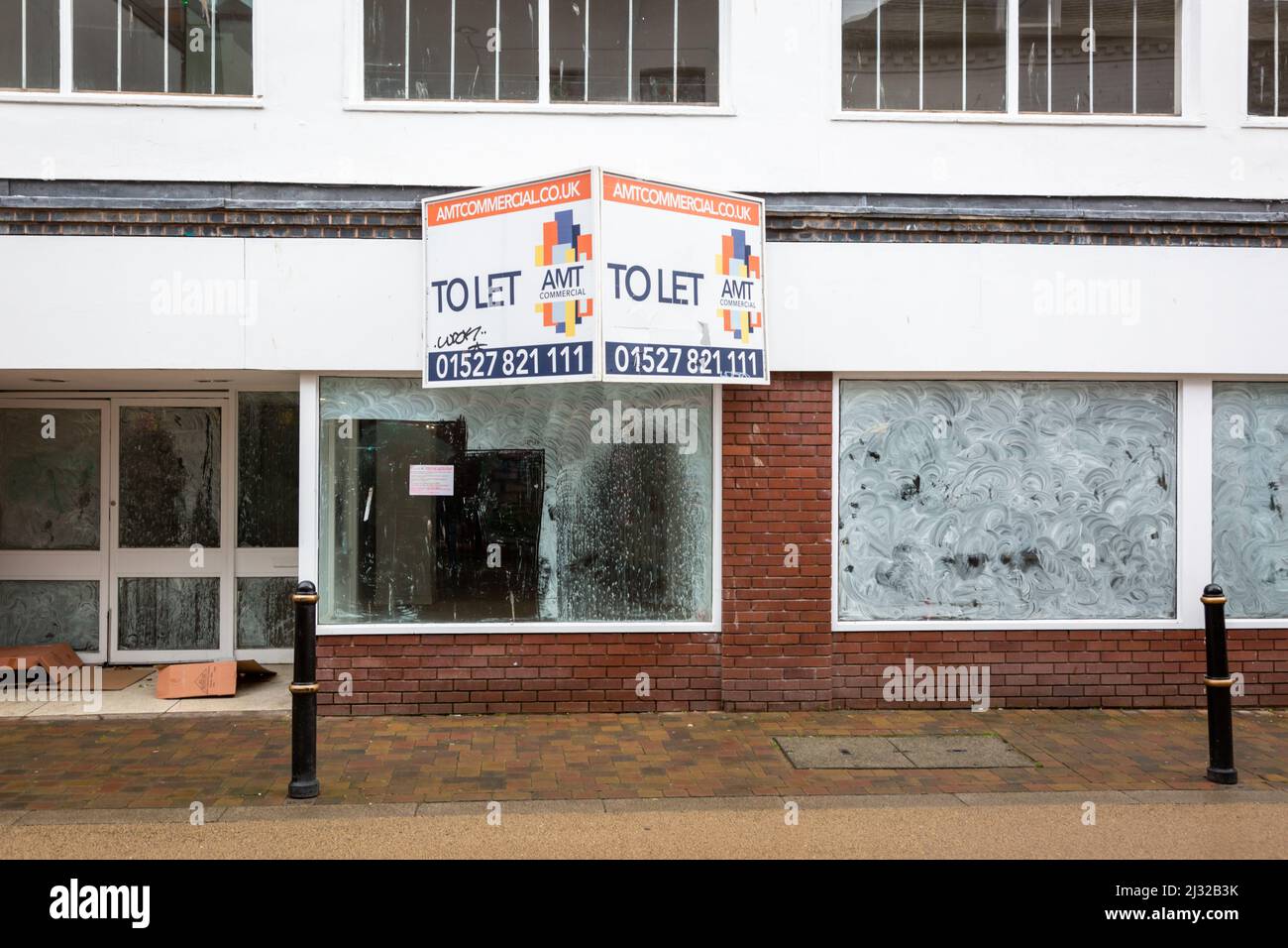 Commercial building or offices property to let, UK 2022 Stock Photo - Alamy